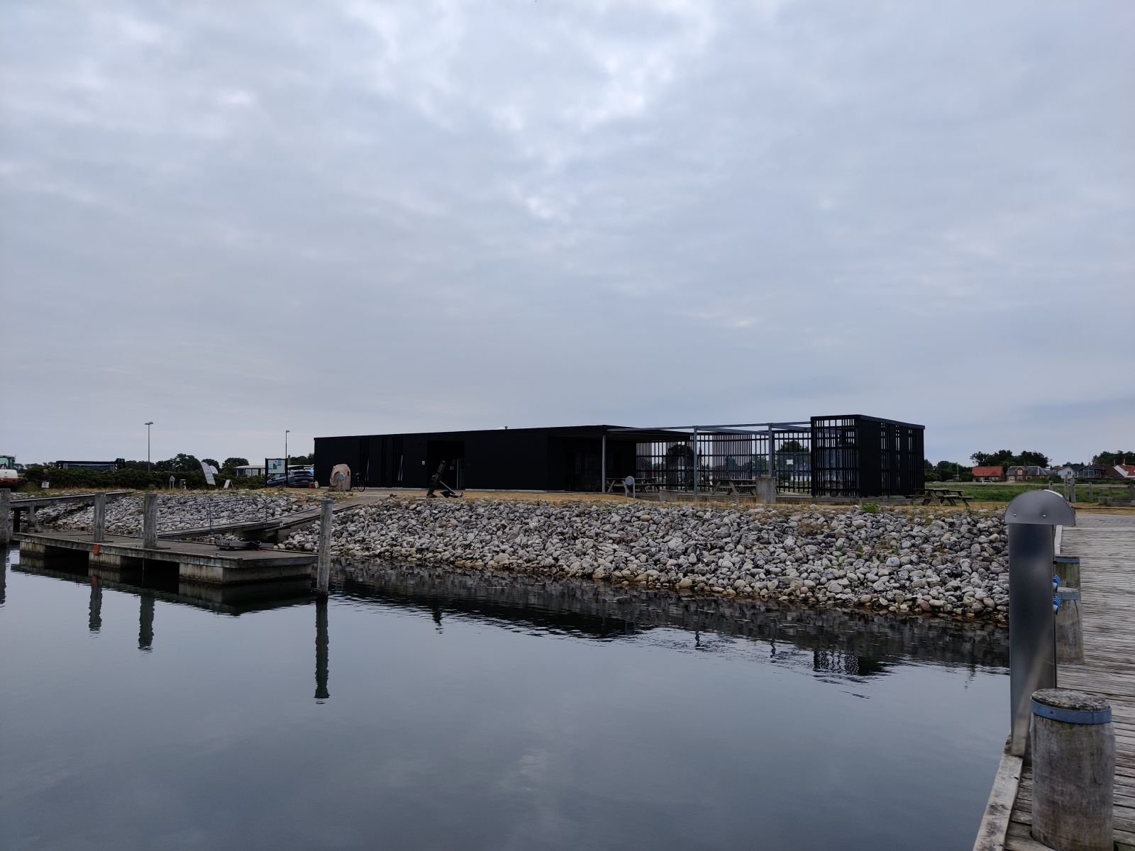 Madpakkehus ved Havnen - udinaturen.dk