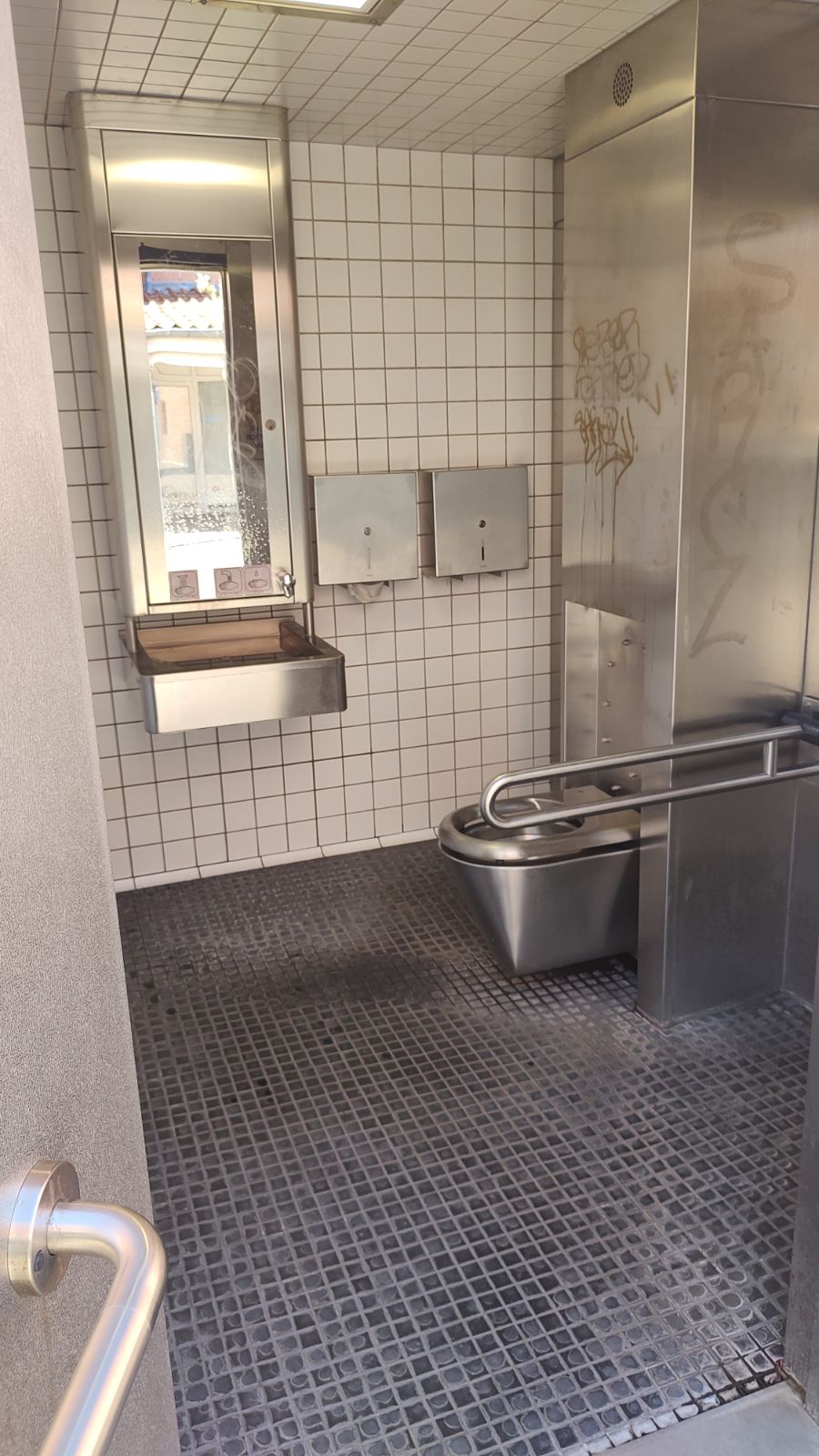 Toilet ved Haslev Station | udinaturen.dk